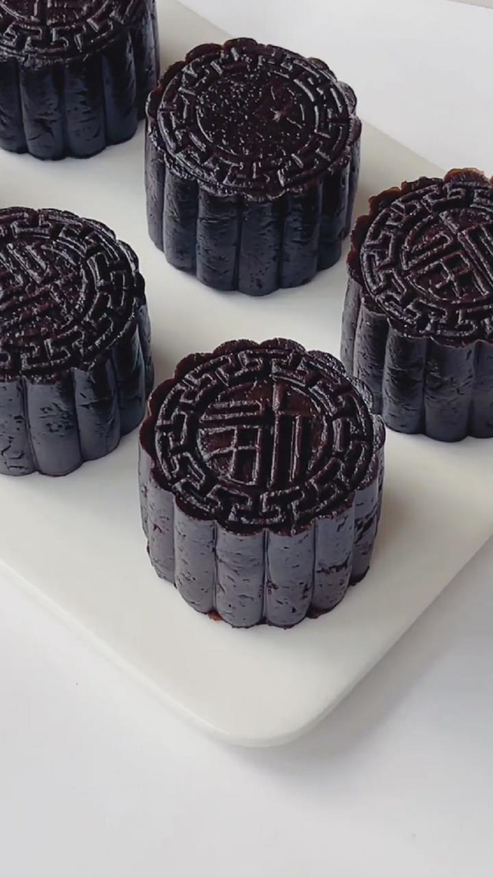 Oreo Cheesecake Mooncakes – A Sweet and Creamy Delight! - Cooking With Chun