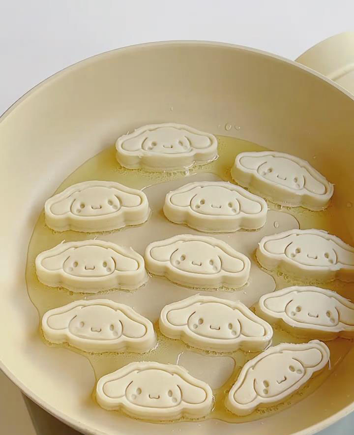 Glutinous Rice Cake (Cí Bā) with Brown Sugar Syrup - Cooking With Chun