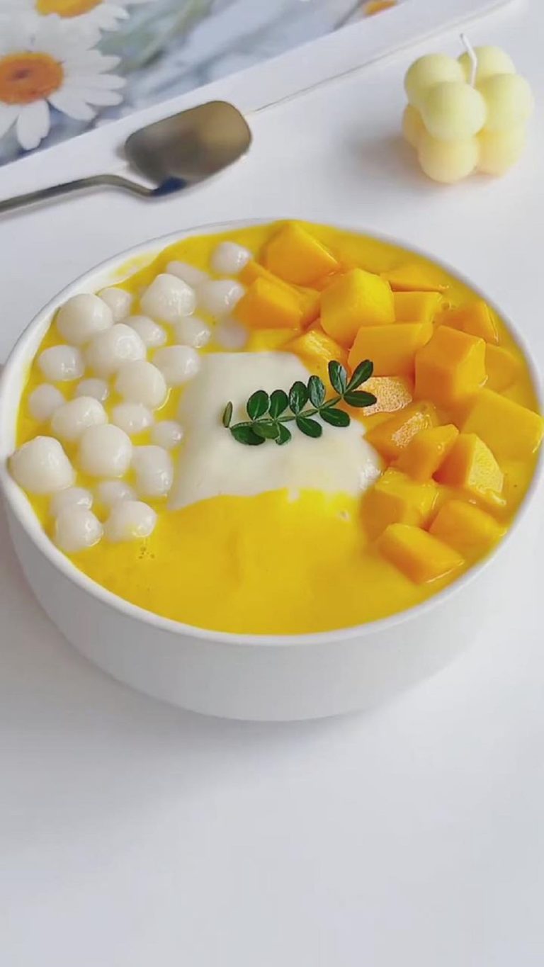 Mochi Mango Smoothie with Glutinous Rice Balls - Cooking With Chun