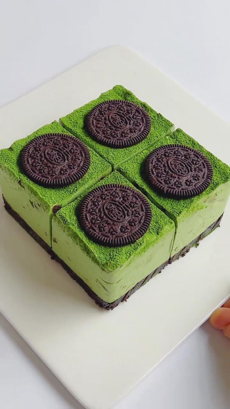 Easy No-Bake Matcha Cheesecake with Oreos - Cooking With Chun