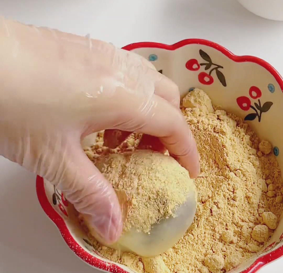 Easy Oreo Peanut Mochi with Peanut-Sesame Filling - Cooking With Chun