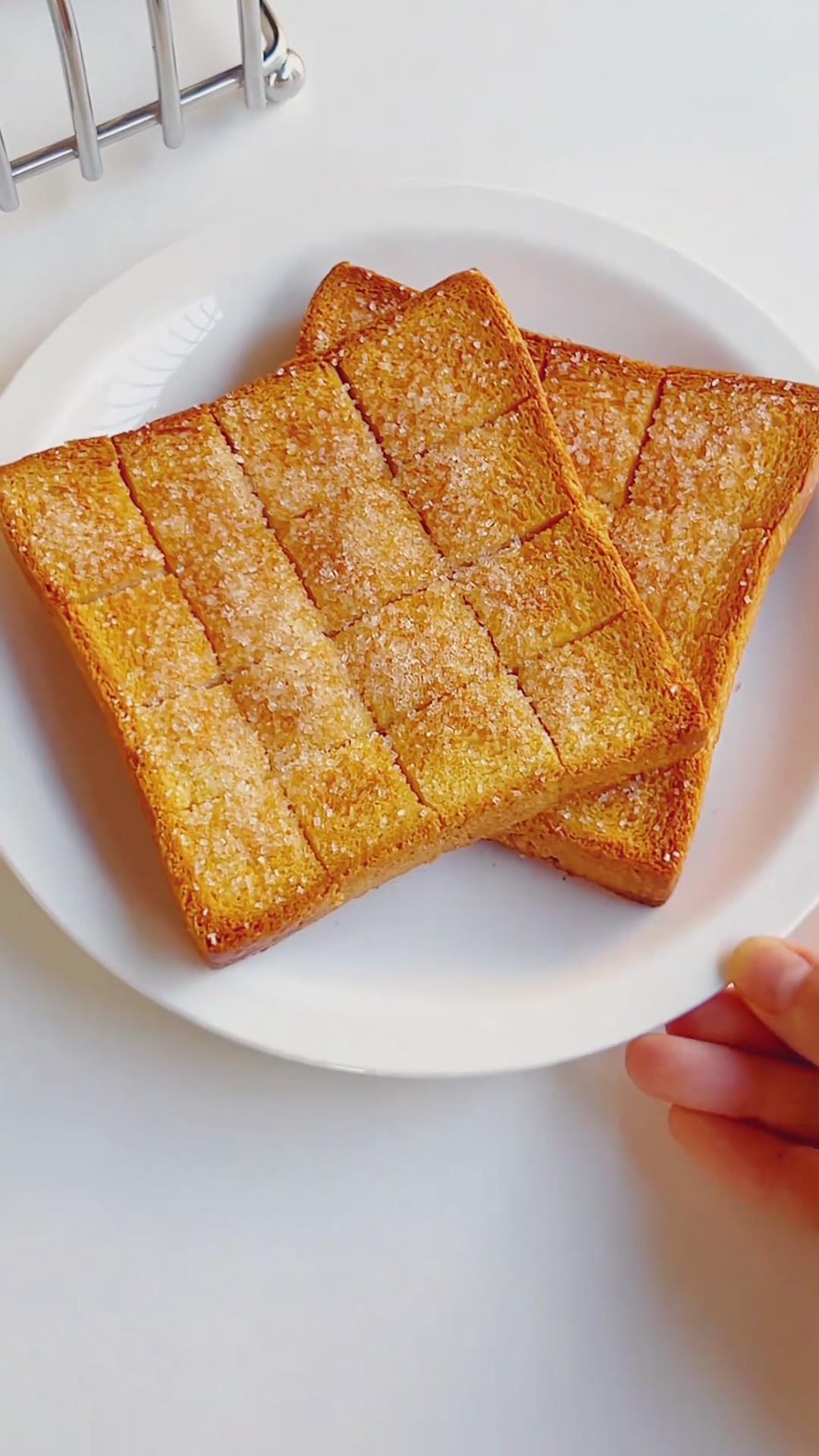 Simple Butter Caramel Crunch Toast (Just 3 Ingredients!) - Cooking With ...