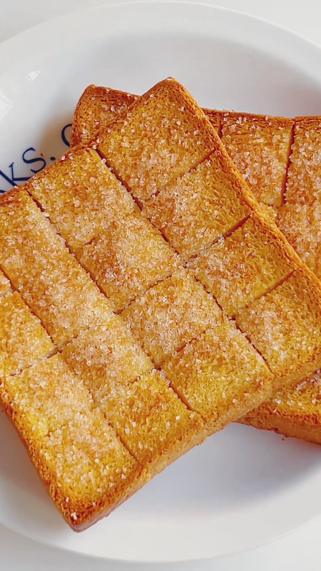 Simple Butter Caramel Crunch Toast (Just 3 Ingredients!) - Cooking With ...