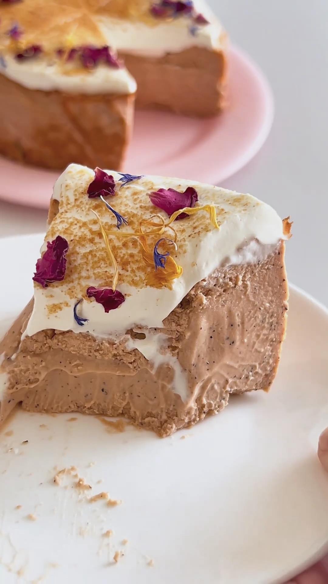 Thai Tea Basque Cheesecake (Rich & Creamy) - Cooking With Chun