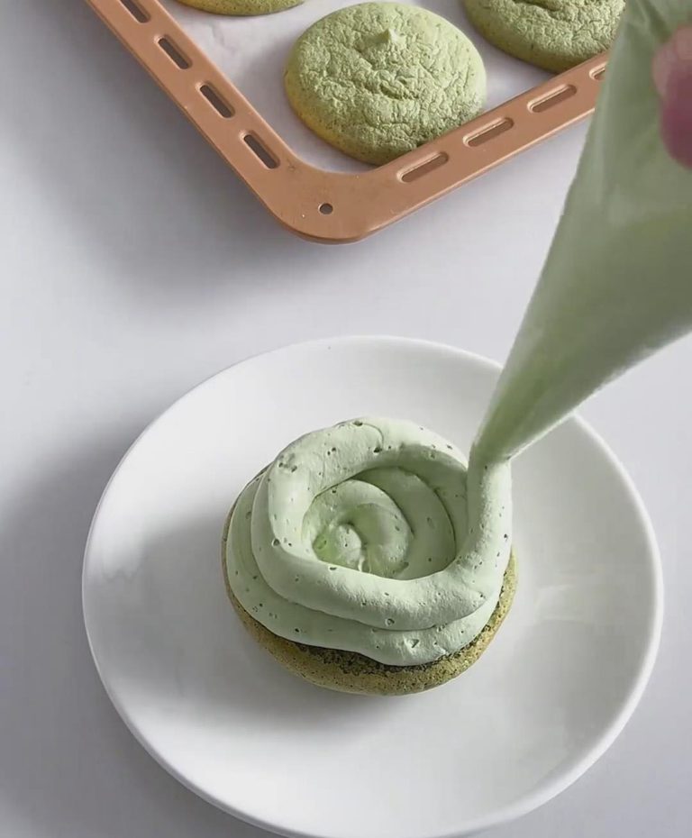 Fluffy Matcha Cake Bites with Silky Cream & Crunchy Oats - Cooking With ...