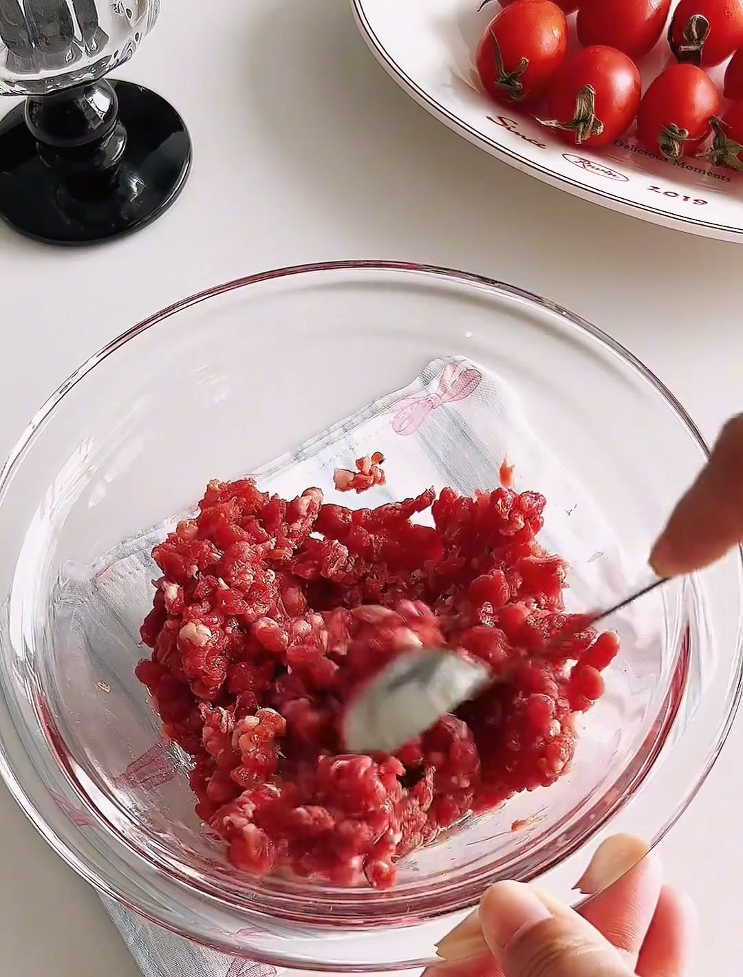 10-Minute Tomato Beef Ciabatta Sandwich - Cooking With Chun